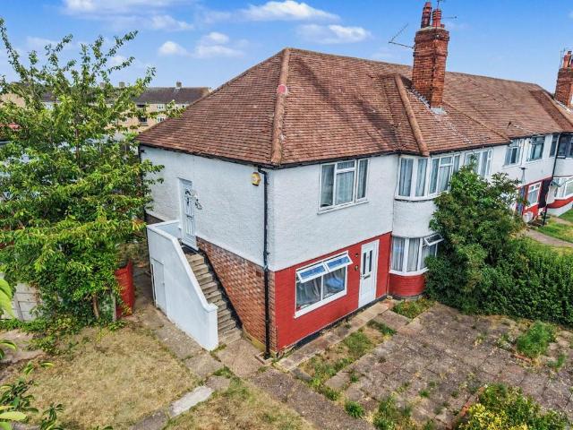 2 bedroom maisonette for sale
