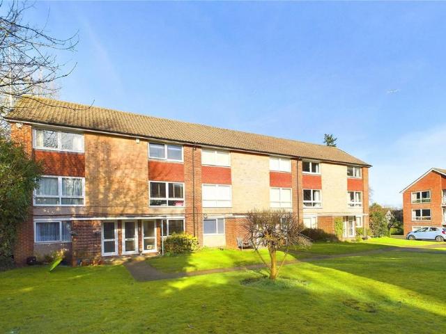 2 bedroom maisonette for sale