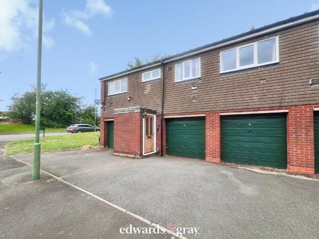 2 bedroom maisonette for sale