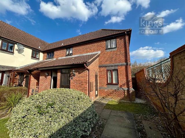 2 bedroom maisonette for sale