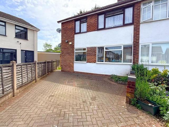 2 bedroom maisonette for sale