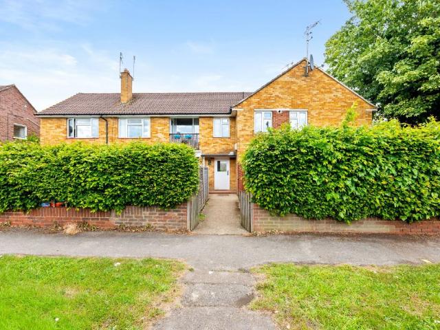 2 bedroom maisonette for sale