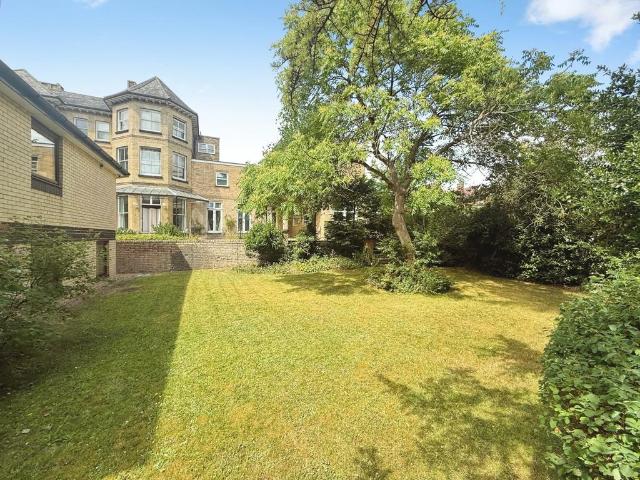 2 bedroom maisonette for sale