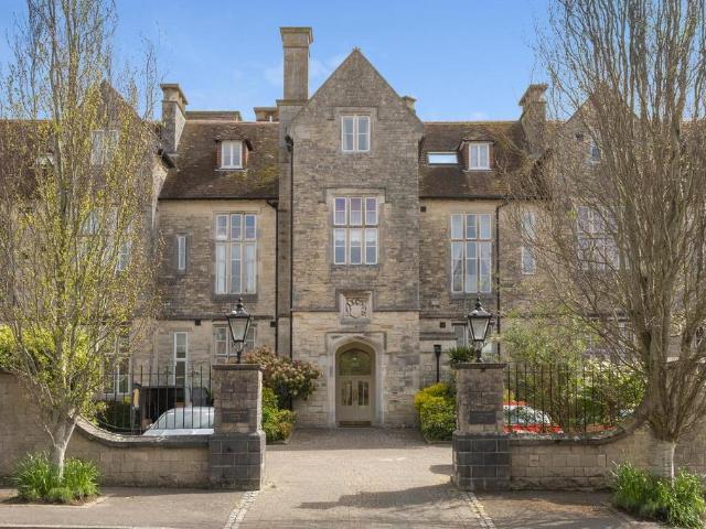 2 bedroom maisonette for sale