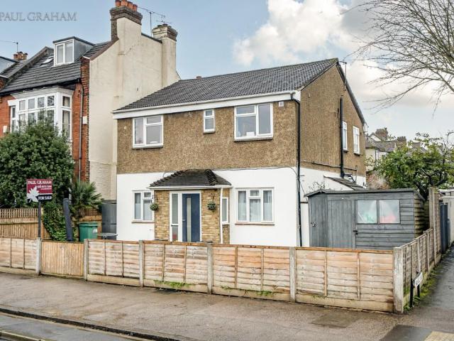 2 bedroom maisonette for sale