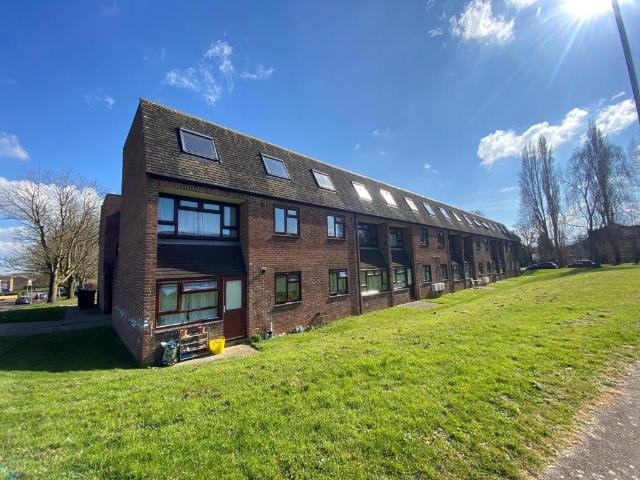 2 bedroom maisonette for sale