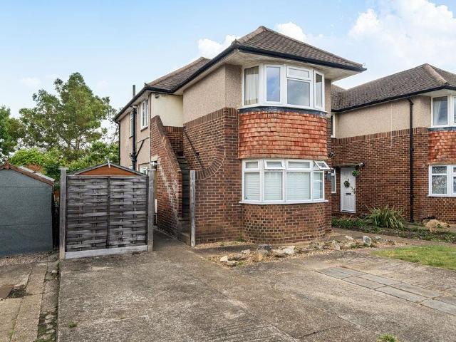 2 bedroom maisonette for sale
