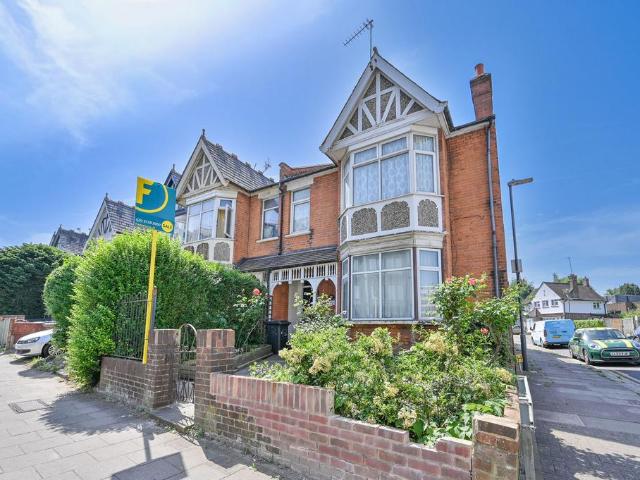 2 bedroom maisonette for sale