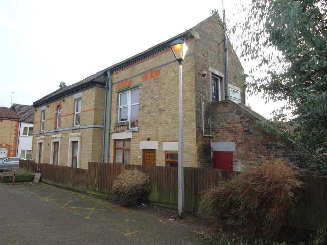 2 bedroom maisonette for sale