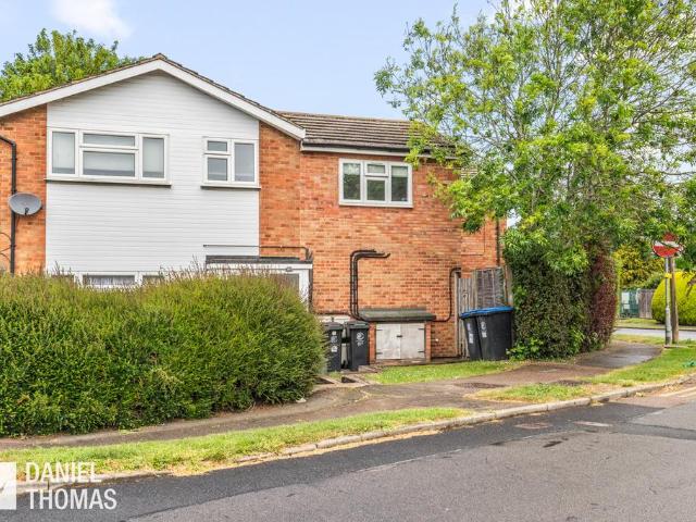 2 bedroom maisonette for sale