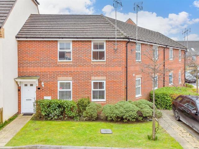 2 bedroom maisonette for sale