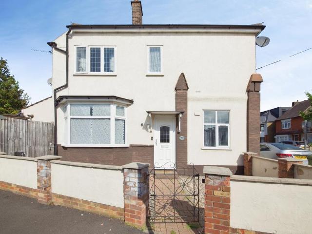 2 bedroom maisonette for sale