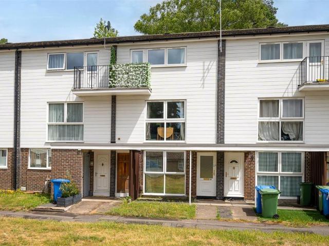 2 bedroom maisonette for sale