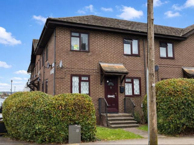 2 bedroom maisonette for sale