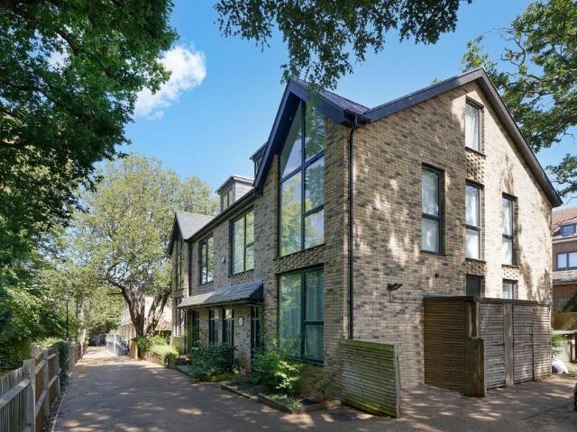 2 bedroom maisonette for sale