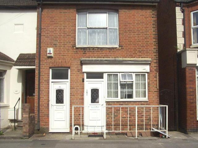 2 bedroom maisonette for sale