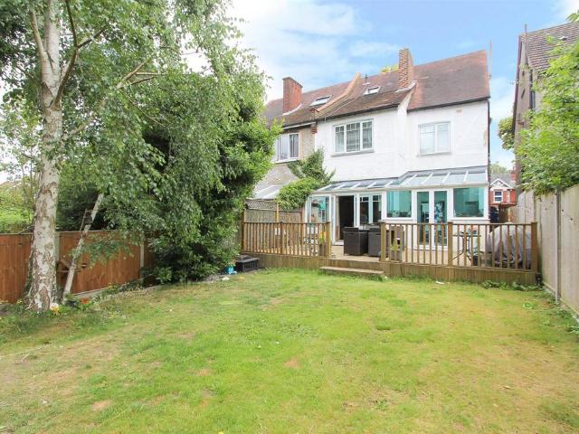 2 bedroom maisonette for sale