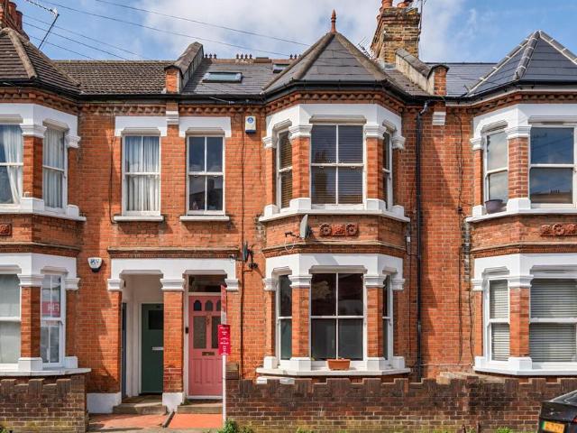 2 bedroom maisonette for sale
