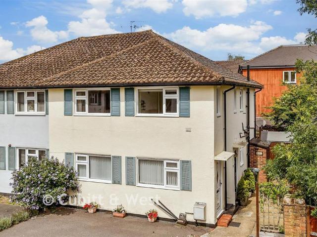 2 bedroom maisonette for sale