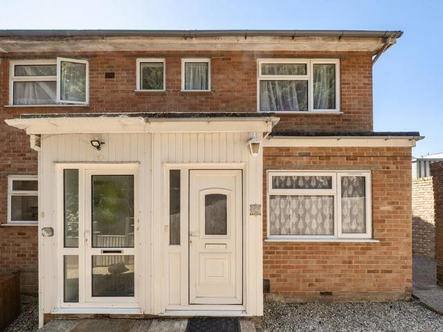 2 bedroom maisonette for sale