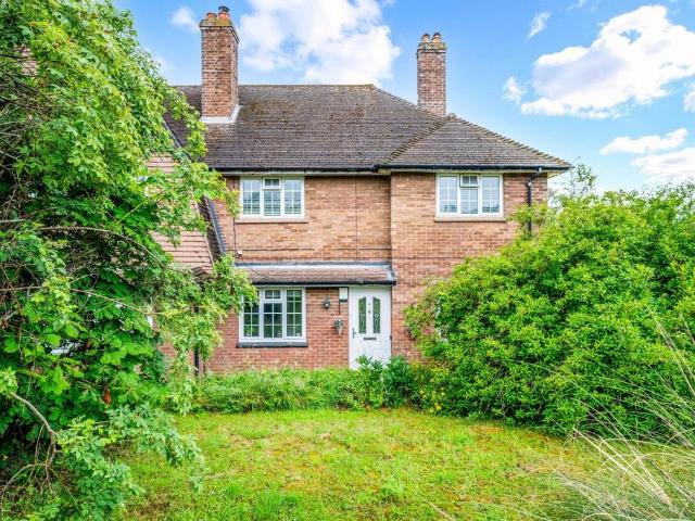 2 bedroom maisonette for sale