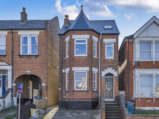 2 bedroom maisonette for sale