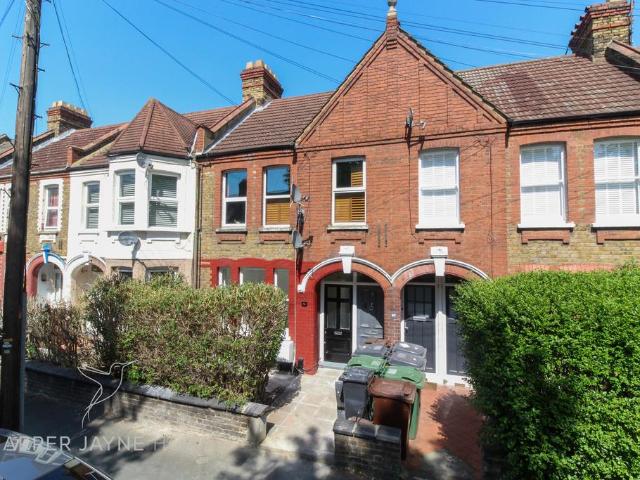 2 bedroom maisonette for sale