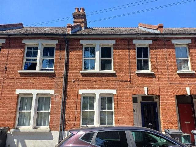 2 bedroom maisonette for sale