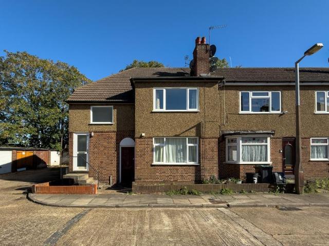 2 bedroom maisonette for sale
