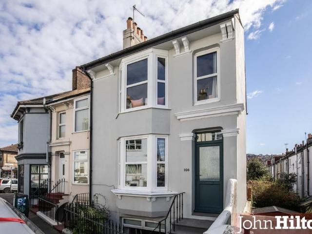 2 bedroom maisonette for sale
