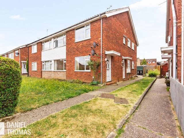 2 bedroom maisonette for sale