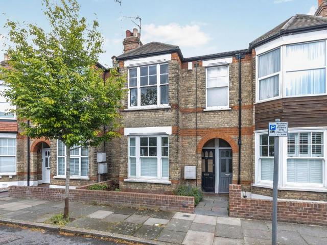 2 bedroom maisonette for sale