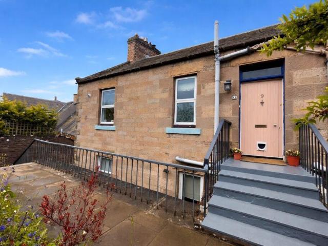 2 bedroom maisonette for sale