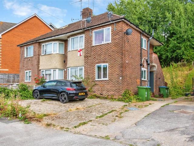 2 bedroom maisonette for sale