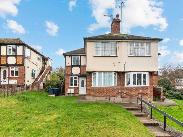 2 bedroom maisonette for sale