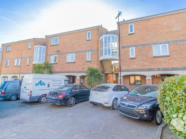 2 bedroom maisonette for sale