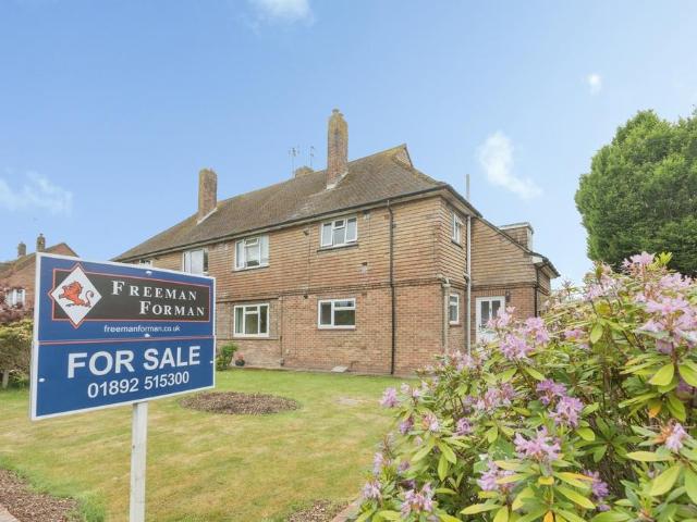 2 bedroom maisonette for sale