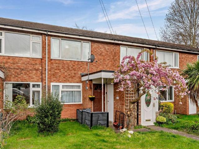 2 bedroom maisonette for sale