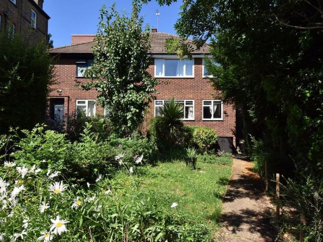 2 bedroom maisonette for sale