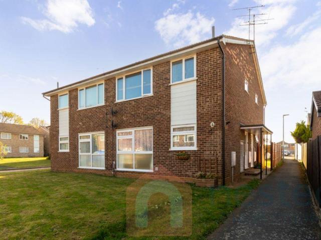 2 bedroom maisonette for sale