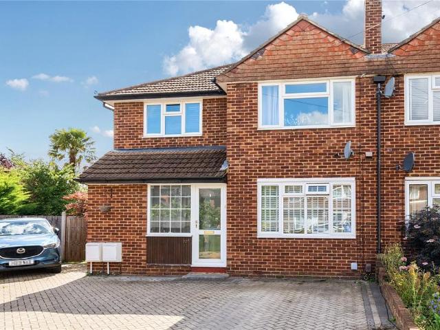 2 bedroom maisonette for sale