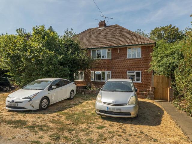 2 bedroom maisonette for sale