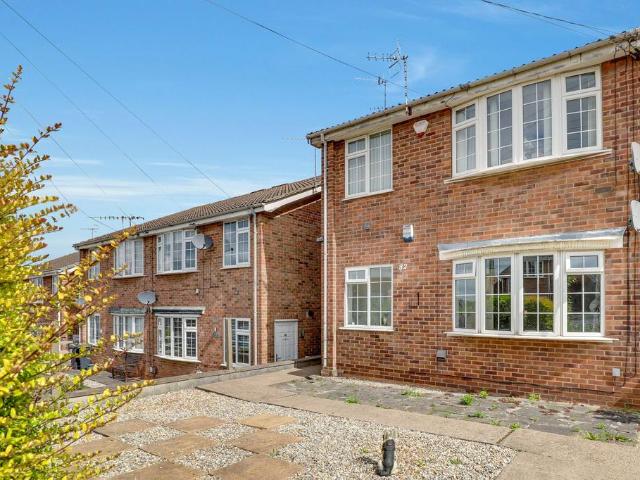 2 bedroom maisonette for sale