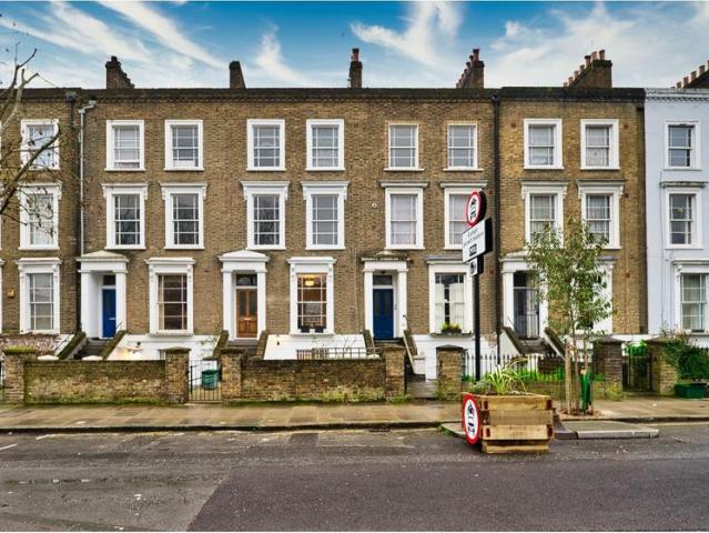 2 bedroom maisonette for sale
