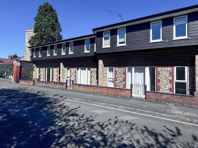 2 bedroom maisonette for sale