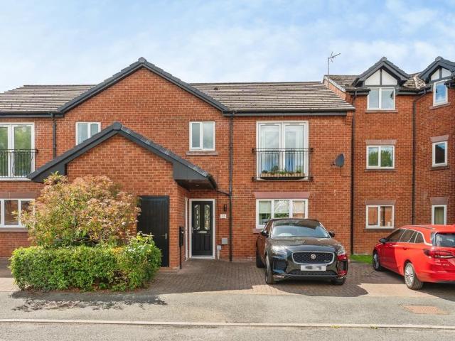 2 bedroom maisonette for sale