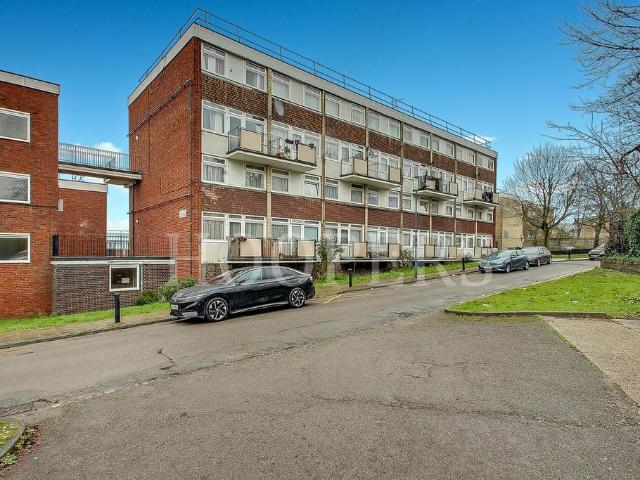 2 bedroom maisonette for sale