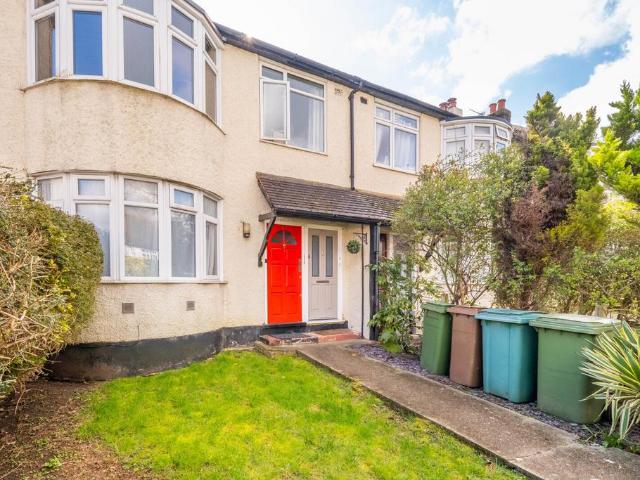 2 bedroom maisonette for sale