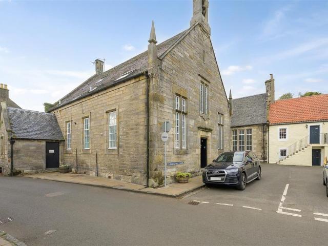 2 bedroom maisonette for sale