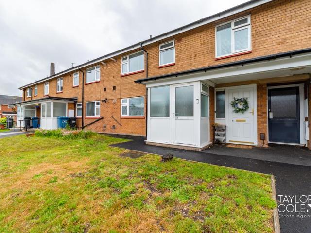 2 bedroom maisonette for sale